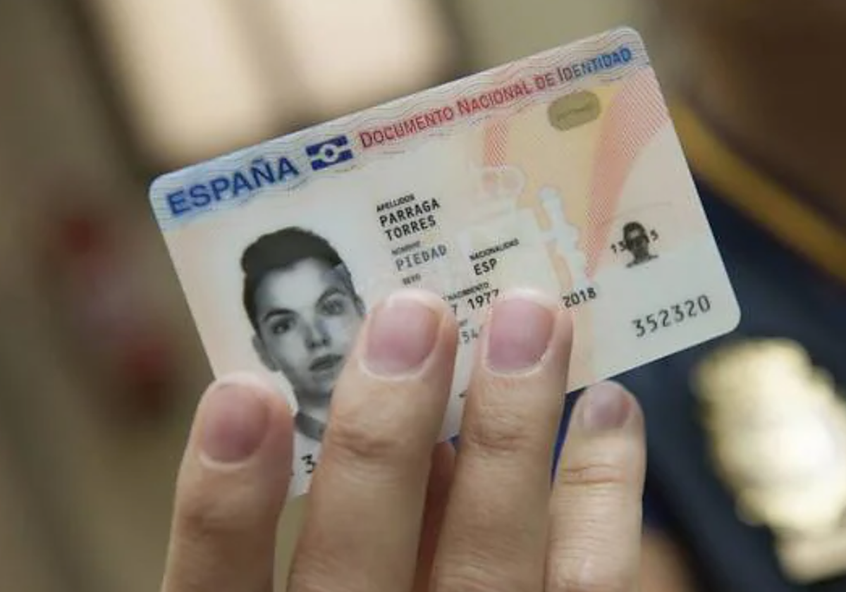 La advertencia de un experto en seguridad al registrarse en un hotel: «Ni entregar el DNI ni ...